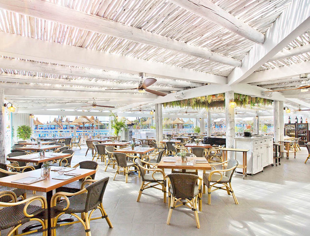 Sunset Beach Club | SkyTravelClub