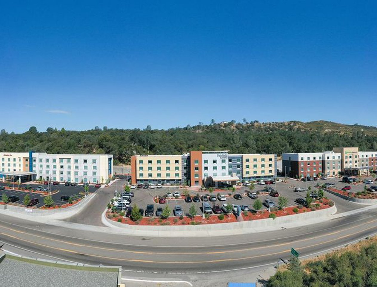 Holiday Inn Express & Suites Oakhurst – Yosemite
