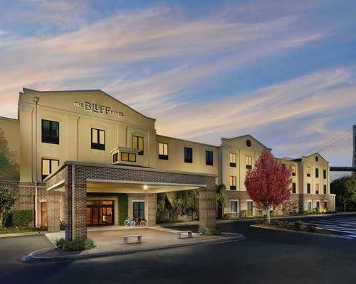 The Bluff Hotel Savannah Historic, Tapestry Collection by Hilton - 5 ...