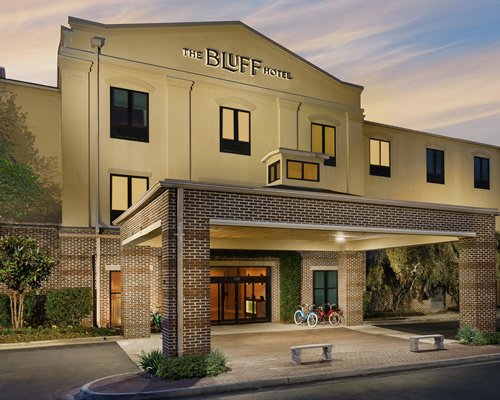 The Bluff Hotel Savannah Historic, Tapestry Collection by Hilton ...