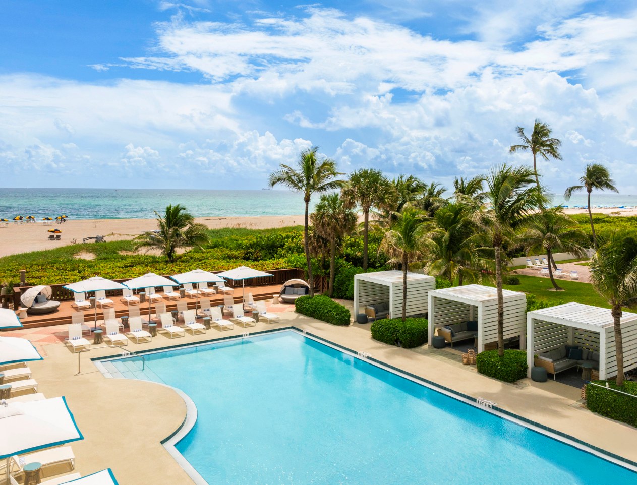 The Singer Oceanfront Resort | SkyTravelClub